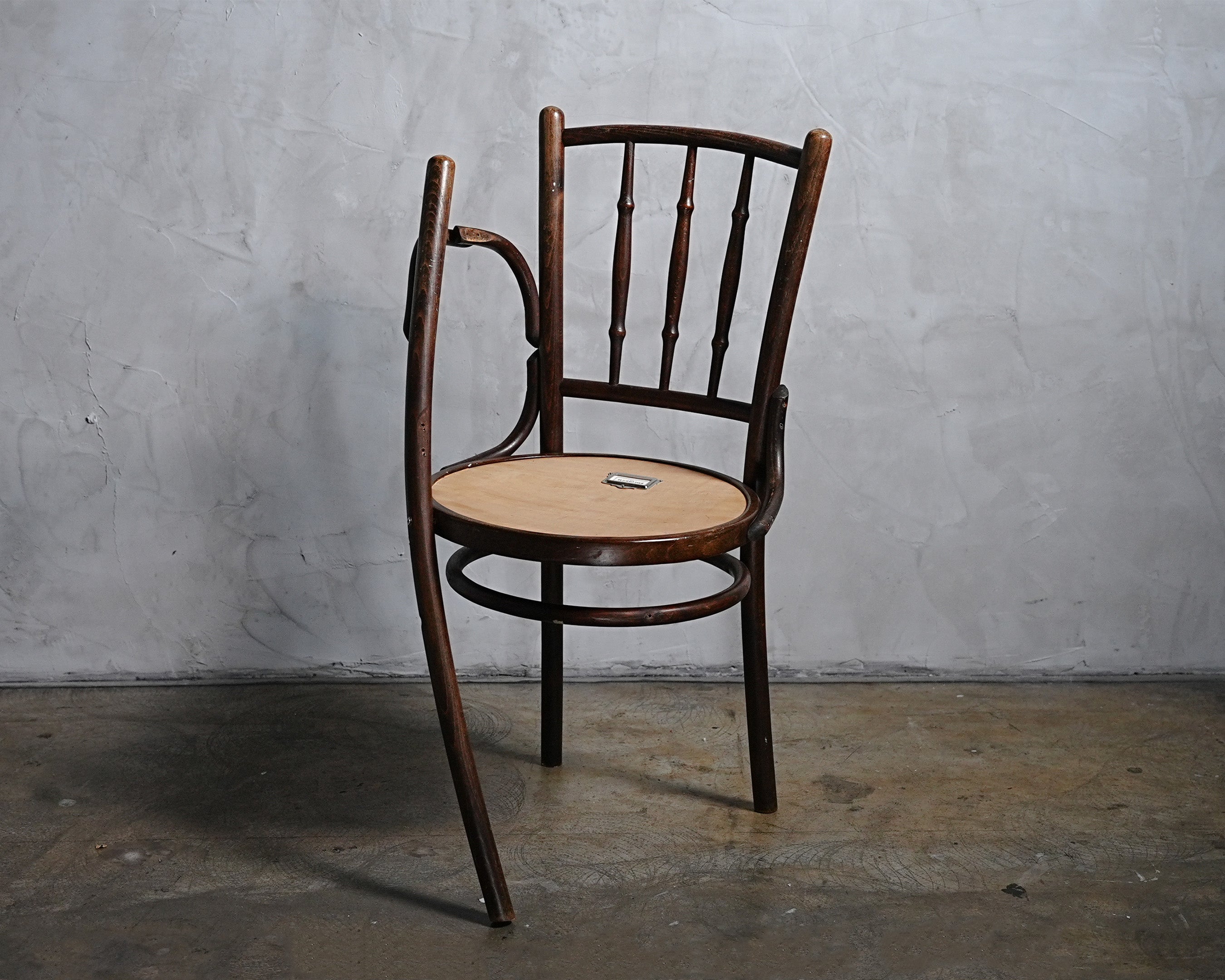 An Elderly Chair – XX&L